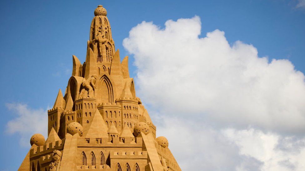 Tallest sandcastle in the world built in Denmark - BBC Newsround
