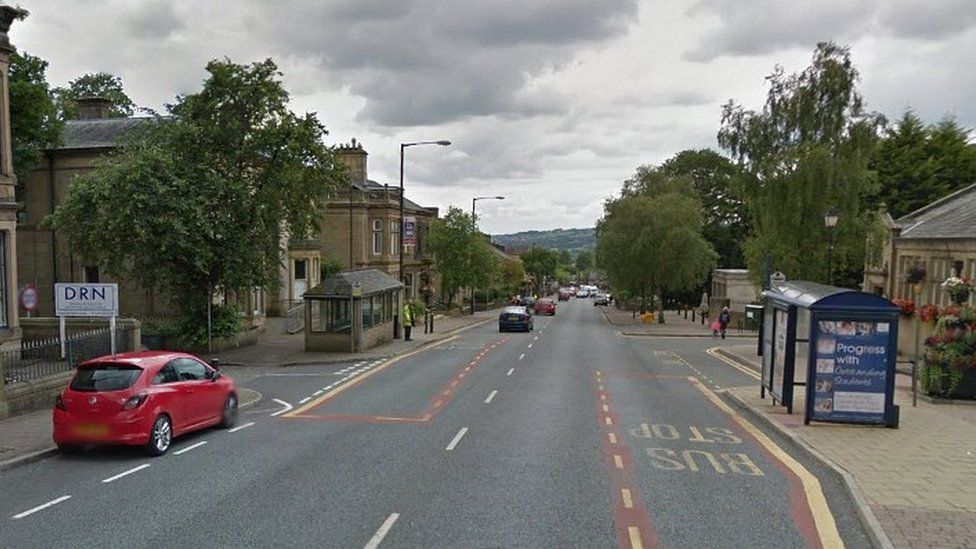 Man dies in suspected hit-and-run in Colne - BBC News