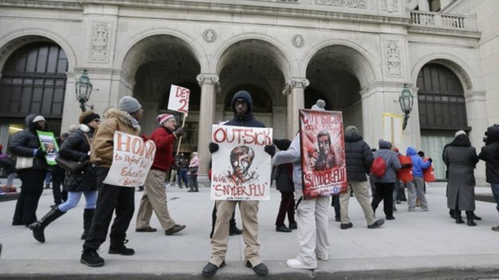 'Sick outs' staged by teachers banned from striking - BBC News