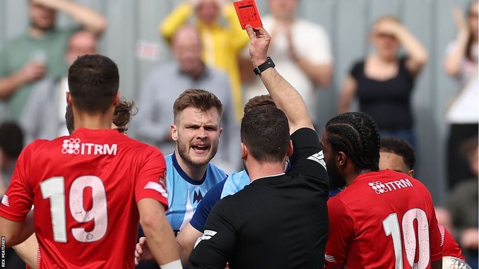 Aaron Downes: Torquay United boss proud of 10-man side despite 1-0 ...