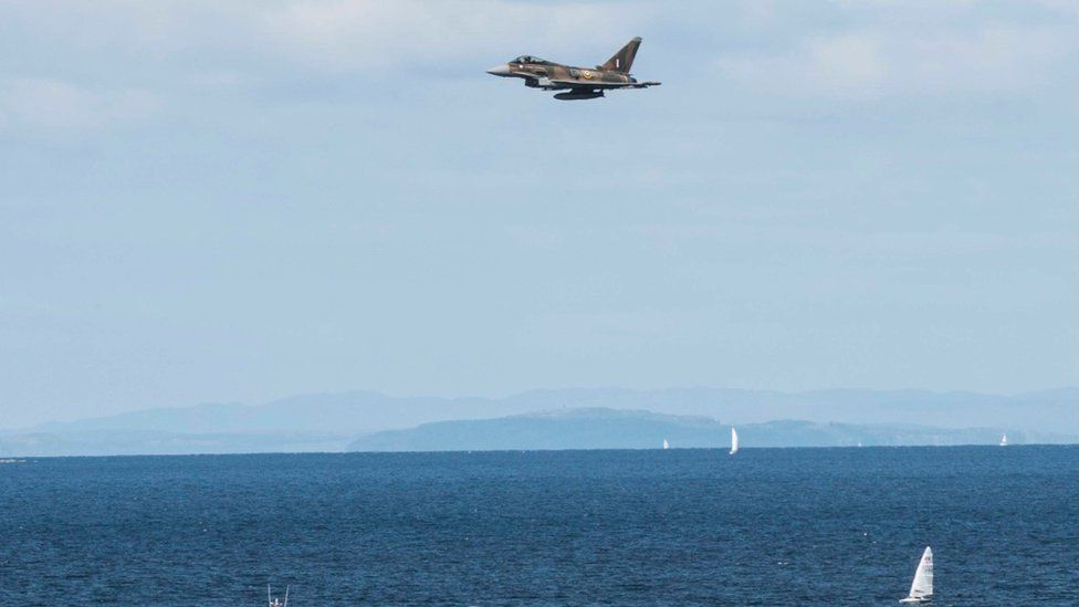 Scottish Airshow at Ayr draws huge crowd - BBC News