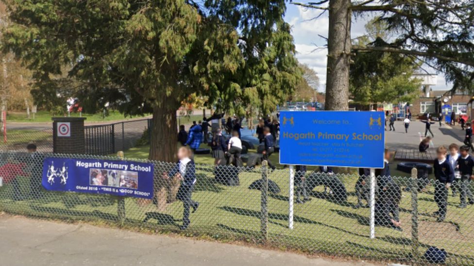 Discovery Educational Trust takes over Hogarth Primary School - BBC News