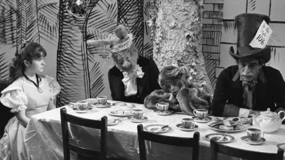 Teacup mystery of Norfolk 'Mad Hatter' roundabout - BBC News