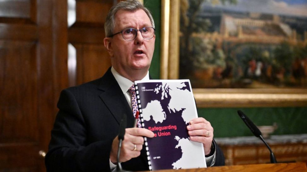 DUP deal: Government command paper bids to reassure unionists - BBC News