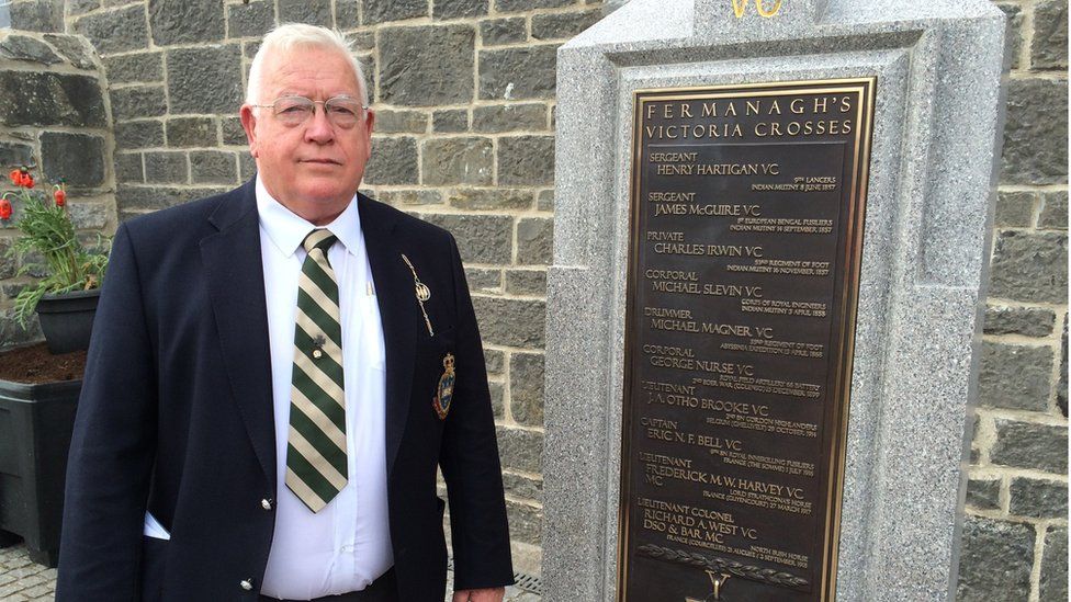 Memorial to Fermanagh's VC soldiers unveiled in Enniskillen - BBC News