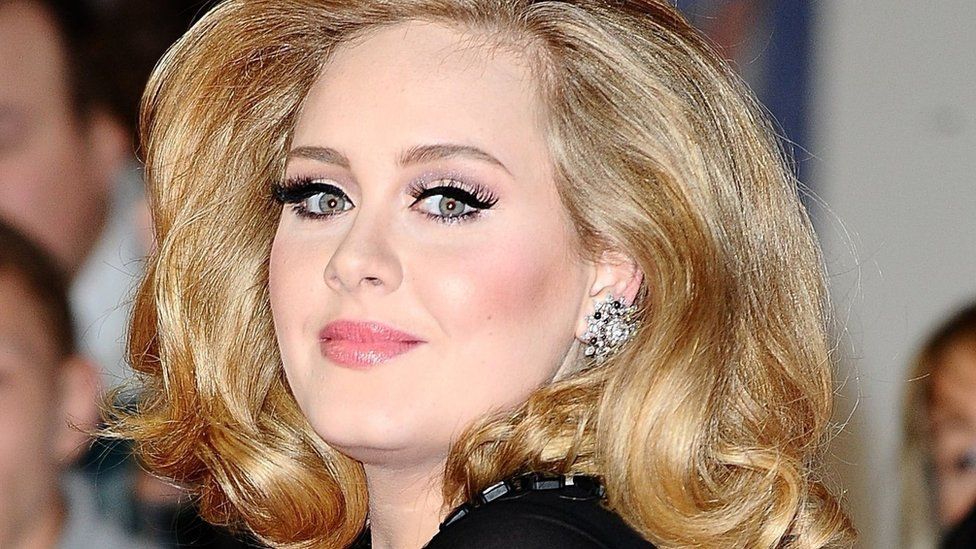 Adele song Hello goes platinum after three weeks - BBC News