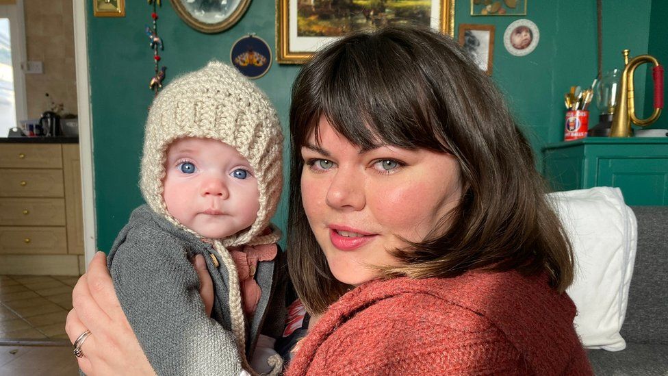 Shepton Mallet mum shares late autism diagnosis experience - BBC News