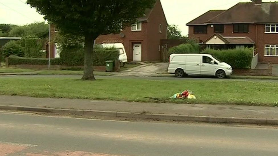 Man killed, two hurt in Wolverhampton ambulance crash - BBC News