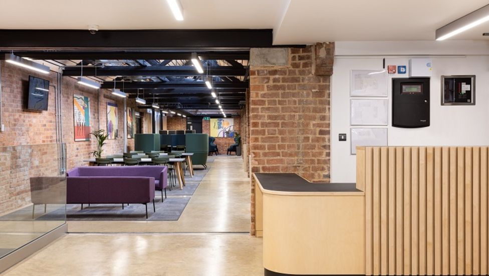 Northampton's Vulcan Works hub for creative start-ups opens - BBC News