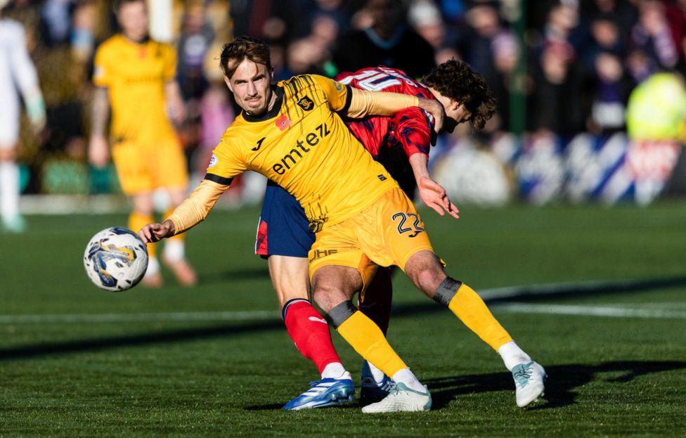 Livingston 'will bounce back,' says Shinnie - BBC Sport