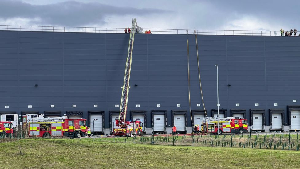 Lidl warehouse blaze in Peterborough tackled by firefighters - BBC News