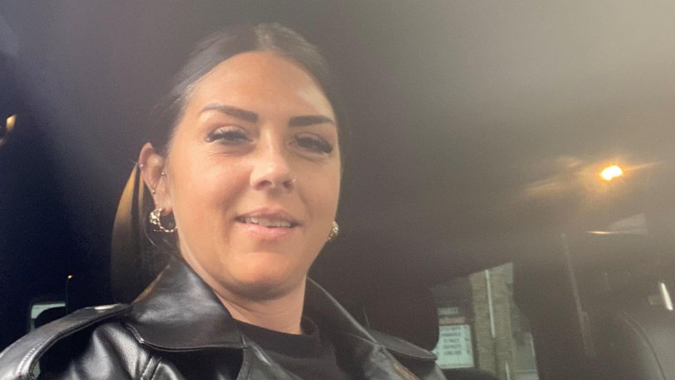 Reading: Sarah Adams 'let down' by mental health services - BBC News