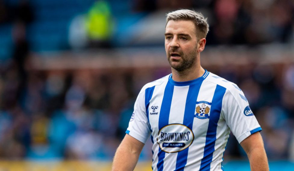 McInnes 'not ruling out' Robinson's return at Tynecastle - BBC Sport