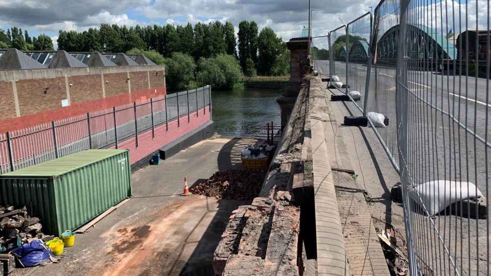 Lady Bay Bridge still shut after lorry crashes down embankment - BBC News