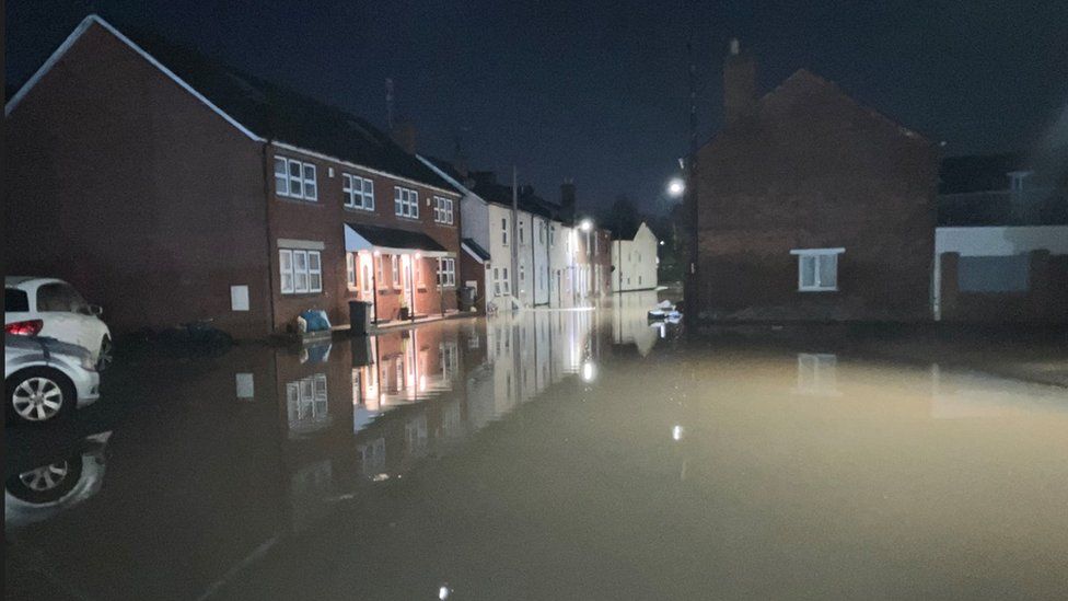Gloucestershire and Wiltshire flooding: Clean up slow as waters high ...