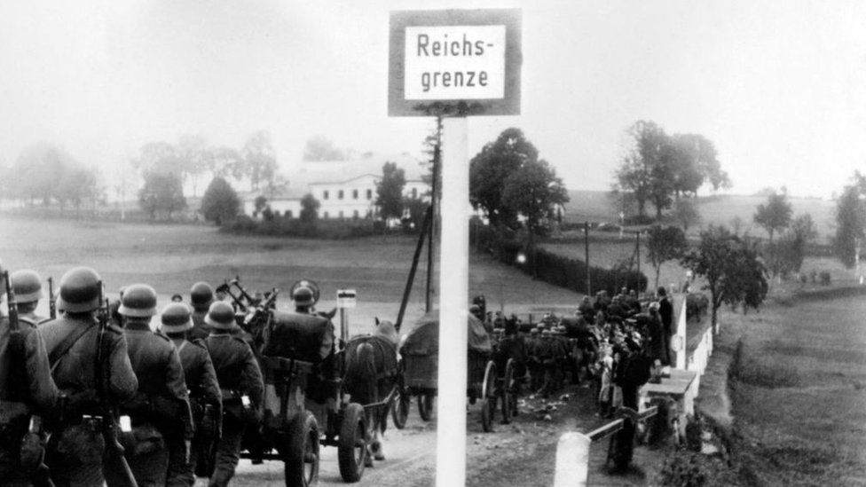 Czechoslovakia and earlier timeline - BBC News