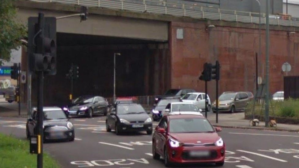 UK rush hour drivers spend more than a day in traffic - BBC News