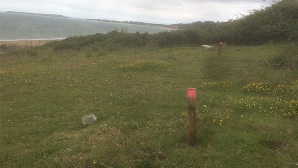 Highcliffe TV show beach huts put on hold - BBC News
