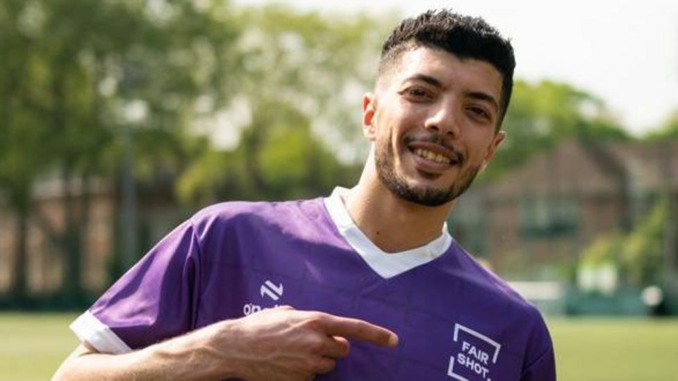 Wolves help set up campaign to support refugees - BBC News