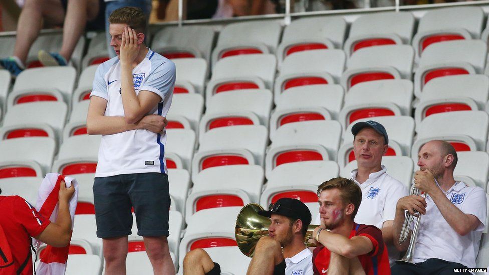 Euro 2016: Welsh fans 'welcome' English supporters - BBC News