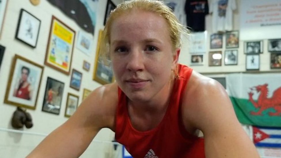 Boxing: Rosie Eccles and Kerry Davis win Balkan golds - BBC Sport