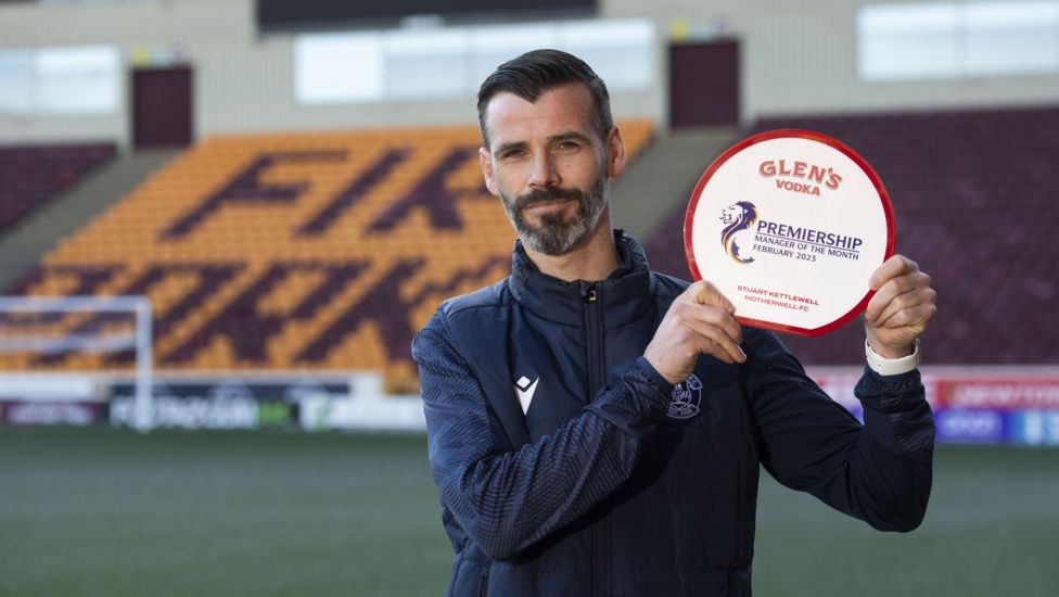 Kettlewell named Manager of the Month - BBC Sport