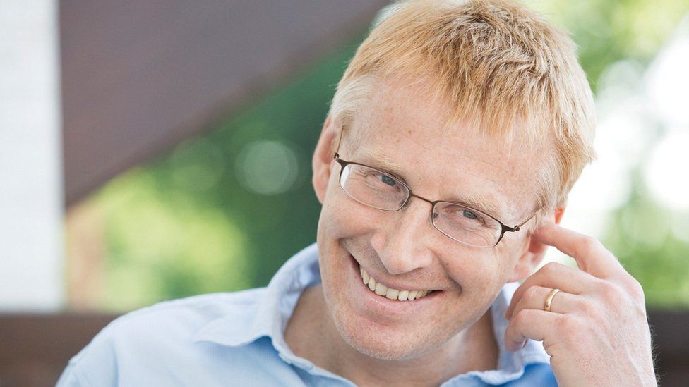 Dr Phil Hammond: 'Depression led my father to kill himself' - BBC News