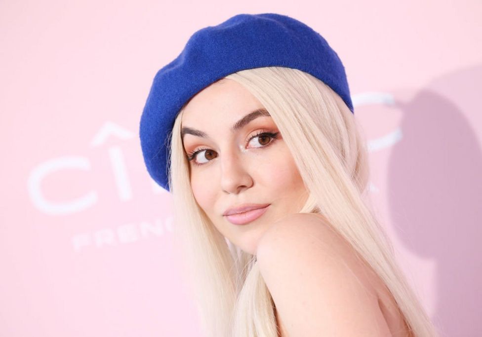 Ava Max: 'I need to make it, no matter what' - BBC News