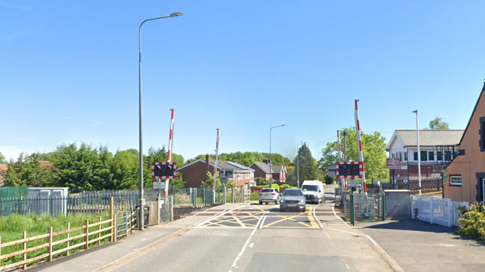 Stallingborough new homes plan approved despite local concerns - BBC News