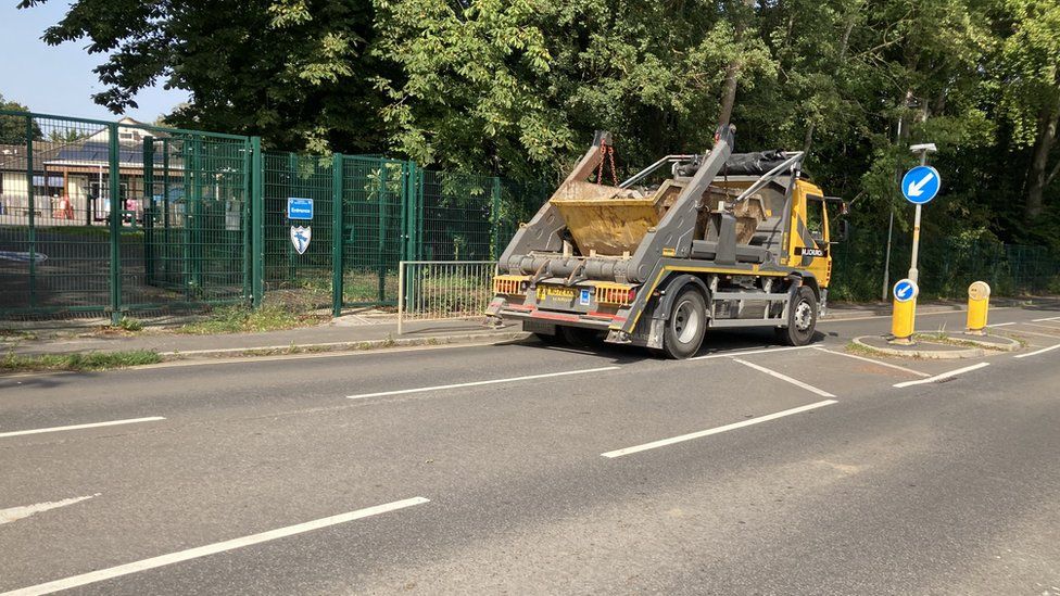 Busy road near Corsham Primary School a 'tragedy waiting to happen ...