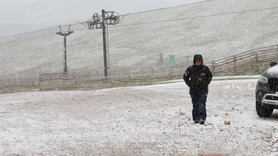 Snow in June on Scotland's mountains as Arctic air sweeps in - BBC News