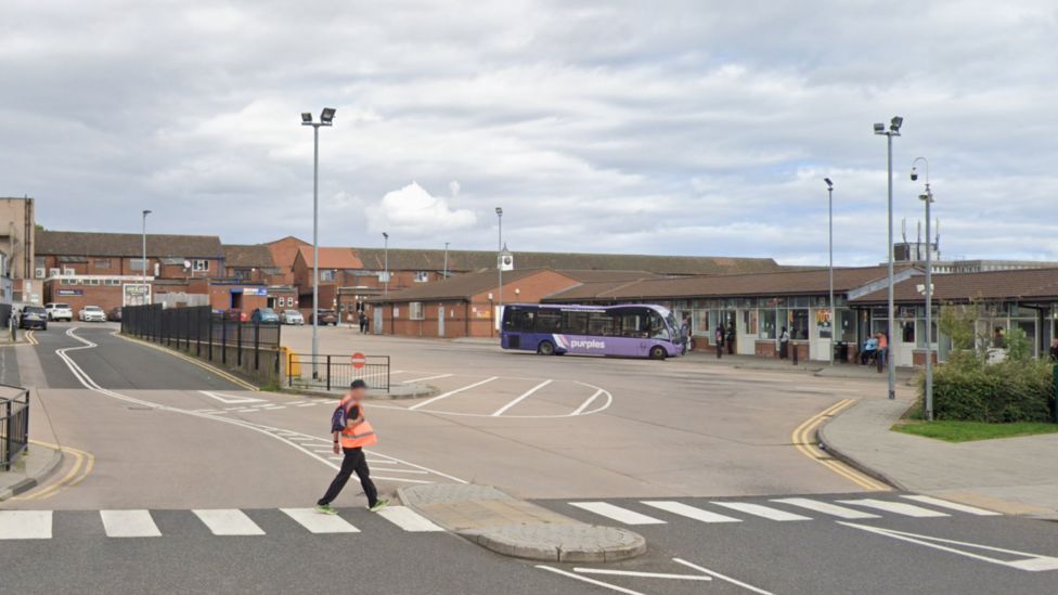 Peterlee passengers concerned over bus service changes - BBC News