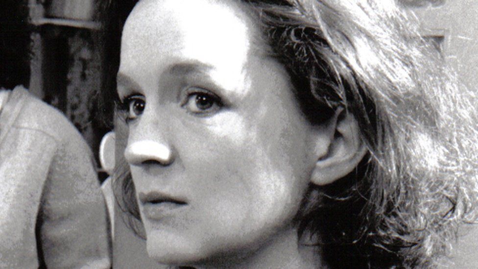 Ateb y Galw: Catherine Tregenna - BBC Cymru Fyw