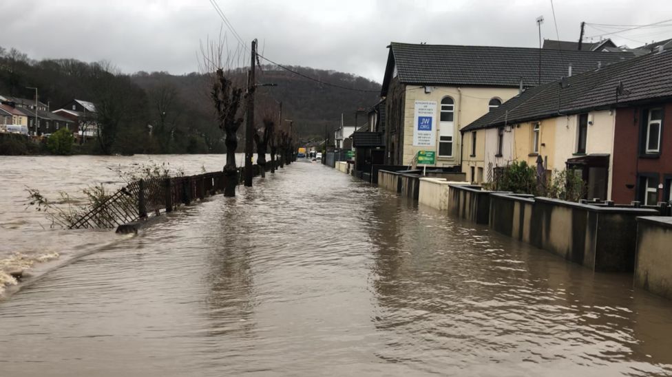 Flooding: 'Conversation needed' on risk in Wales - BBC News