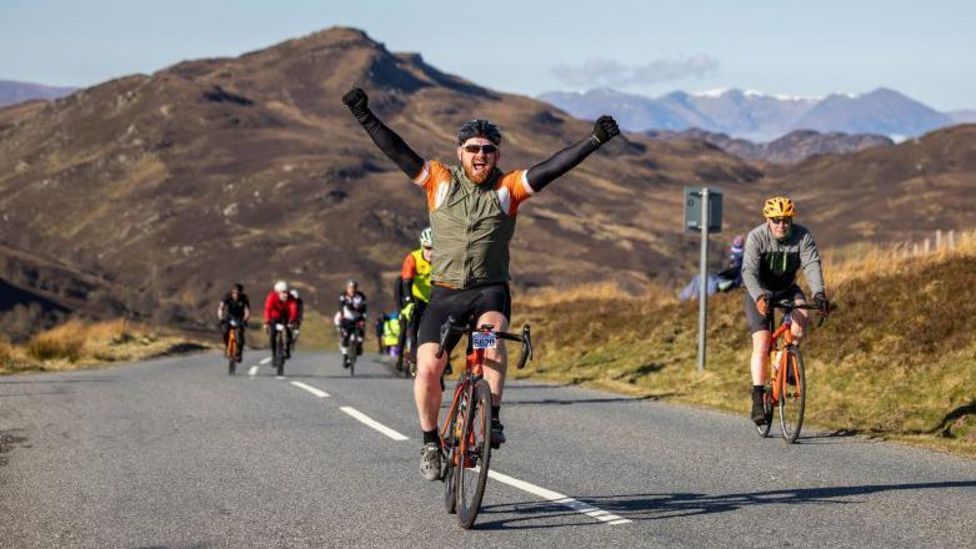 Etape Loch Ness in pictures - BBC News
