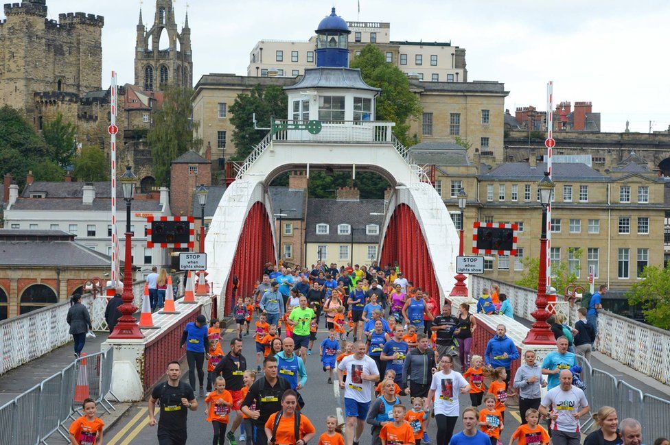 Great North Run build-up attracts thousands - BBC News