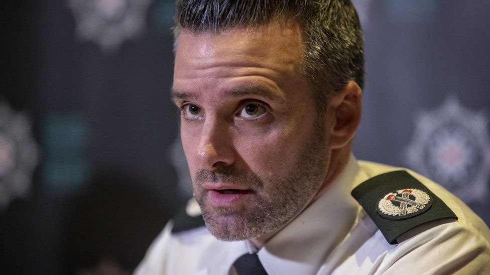 PSNI: Report flags concern over neighbourhood policing - BBC News