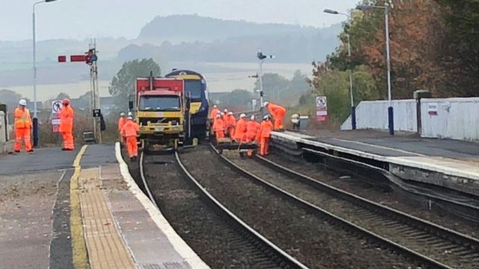 Engineers get derailed Stonehaven train back on track - BBC News