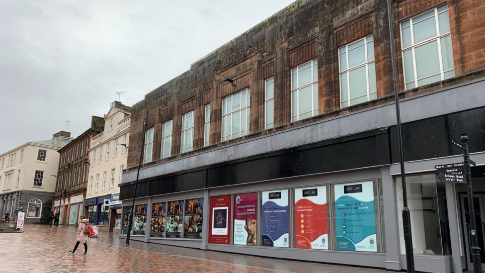 Old Dumfries Burton building set for new life - BBC News
