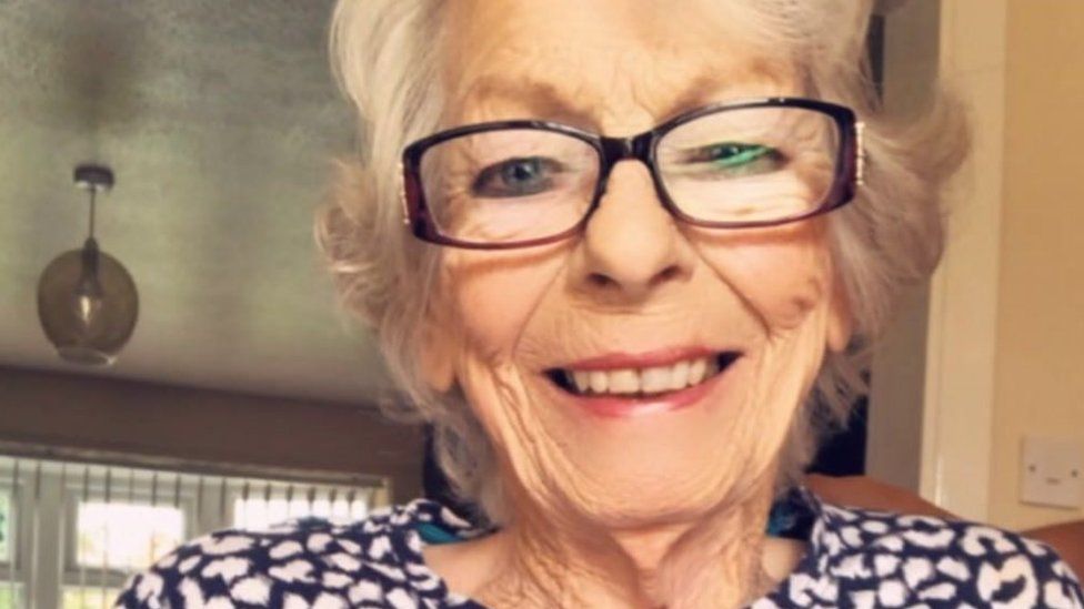 Hospital's 'gross failings' led to pressure sores death - BBC News