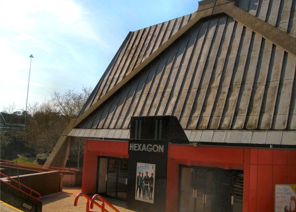 Reading's Hexagon theatre 'to be replaced' in years to come - BBC News