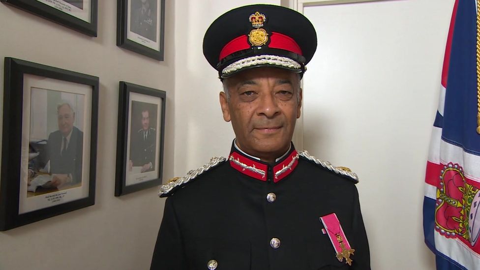 Queen would be flattered by queue, says lord-lieutenant Ken Olisa - BBC ...