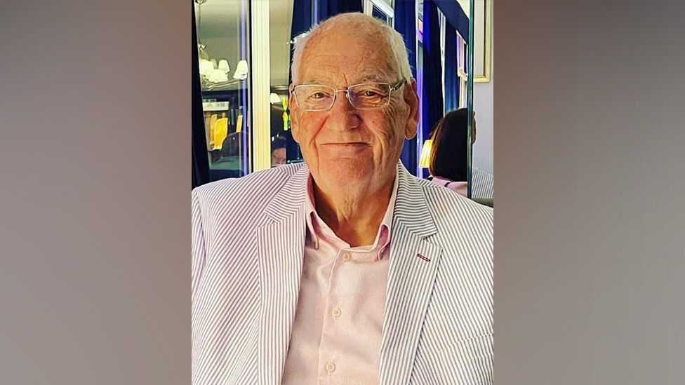 Grimsby: Family of dentist Ian Burrell killed in crash pay tribute ...