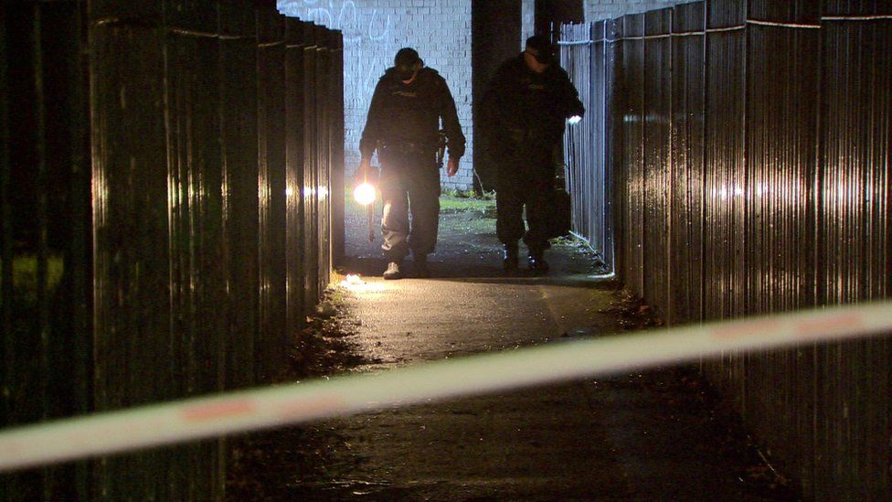 Man shot in the legs on Falls Road - BBC News
