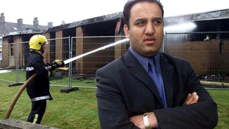 Bradford riots 2001: What has changed 20 years on? - BBC News