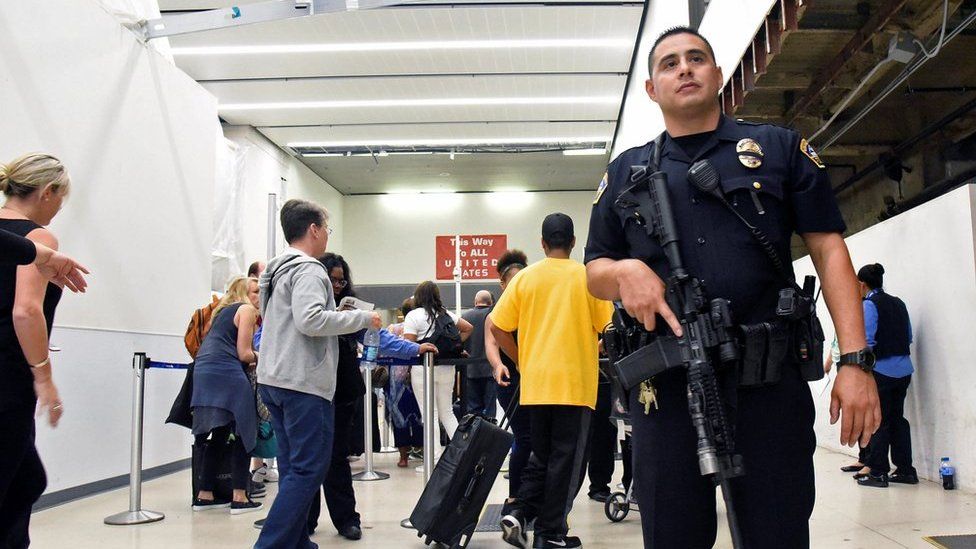 US airport security's 'Quiet Skies' programme tracks passengers - BBC News