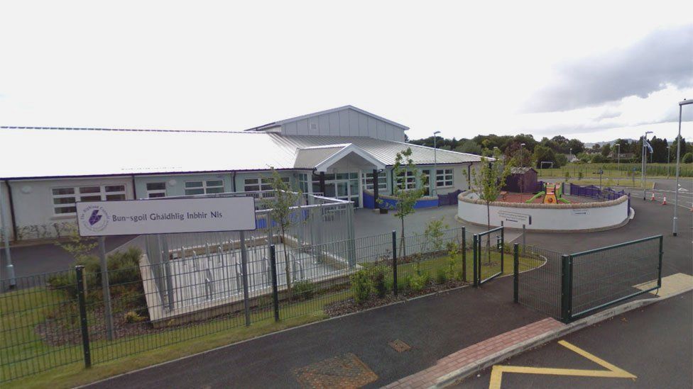 Inverness Gaelic school's 10th anniversary marked - BBC News