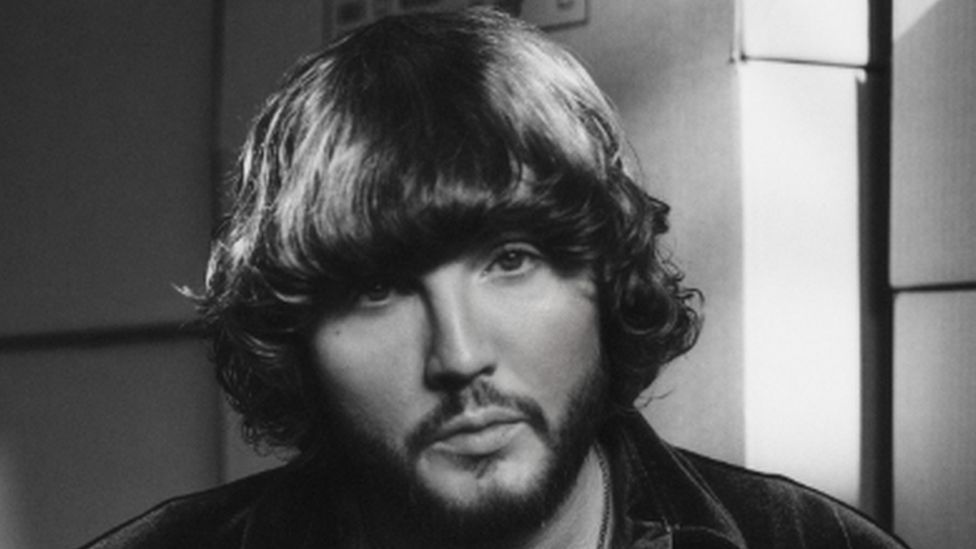 James Arthur and Placebo to headline Bristol Sounds - BBC News