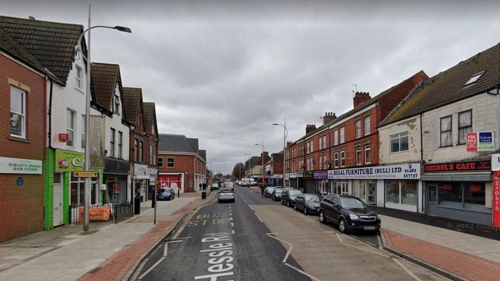 Hull: Hessle Road murder victim named as Jason Whincup - BBC News