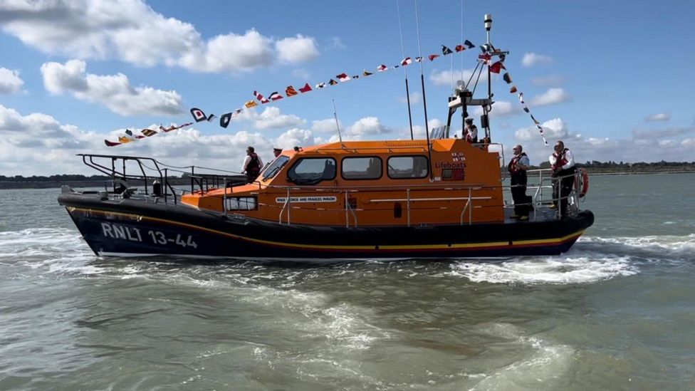 Hunstanton hovercraft commander speaks of tearing across the mudflats ...